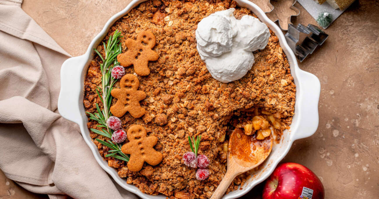 Apple & Pear Crisp with Gingerbread Cookie Crumble - Superfresh Growers