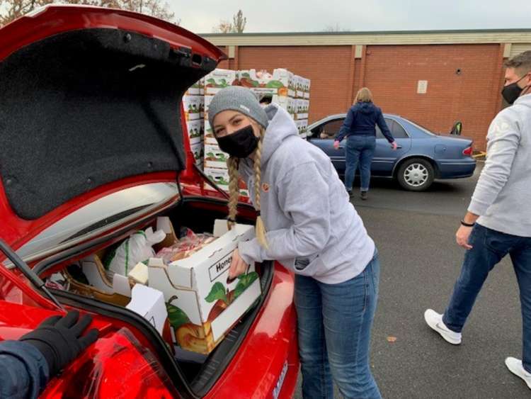 Turkey Drive Feeds 2200 Families - Superfresh Growers